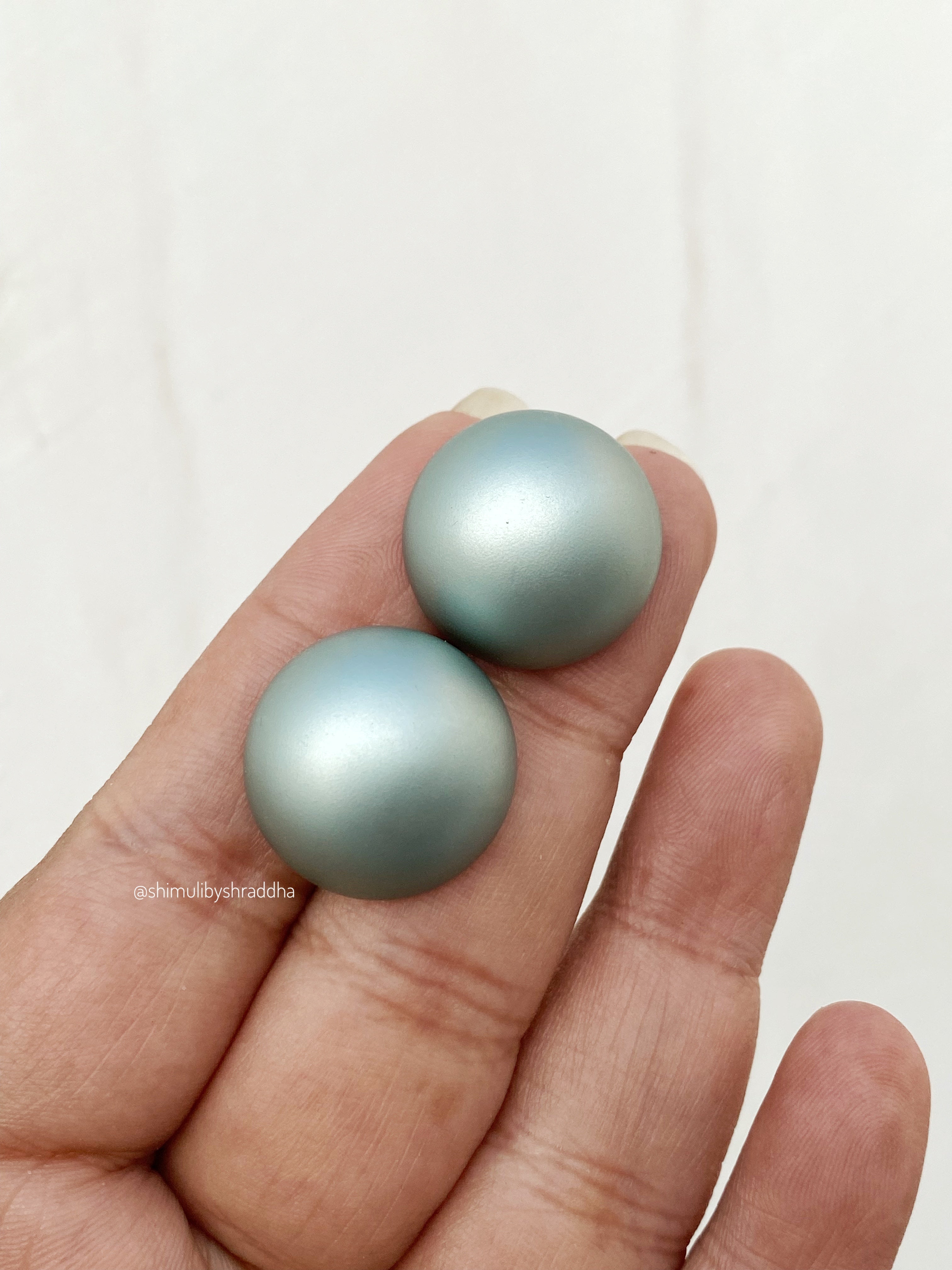 MATTE ROUND STUDS – SHIMULI